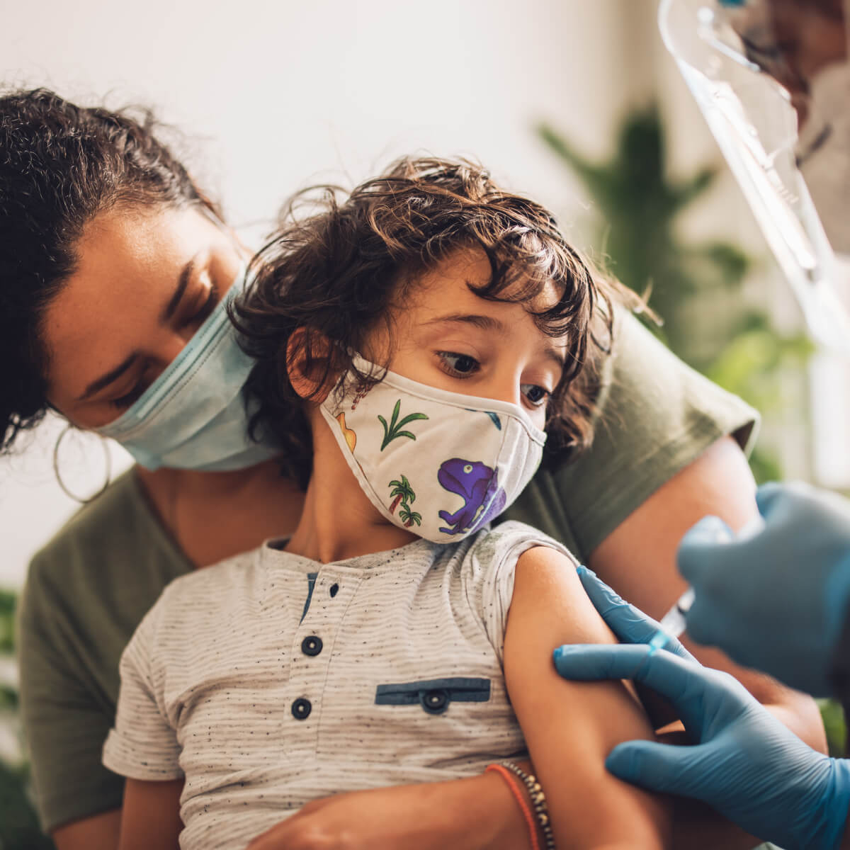 We are travelling overseas, what vaccines does my child need? | Vaccine Hub